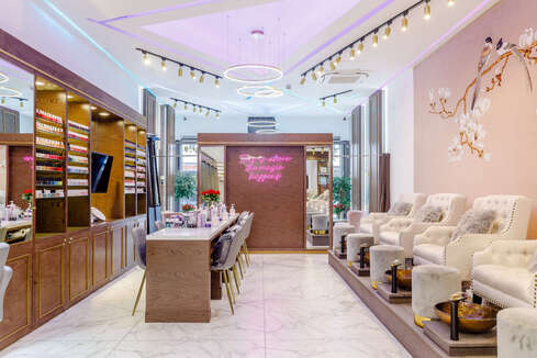 fyre beauty lounge - UK Therapy Room - Photo Album By Beauty room, Hair ...