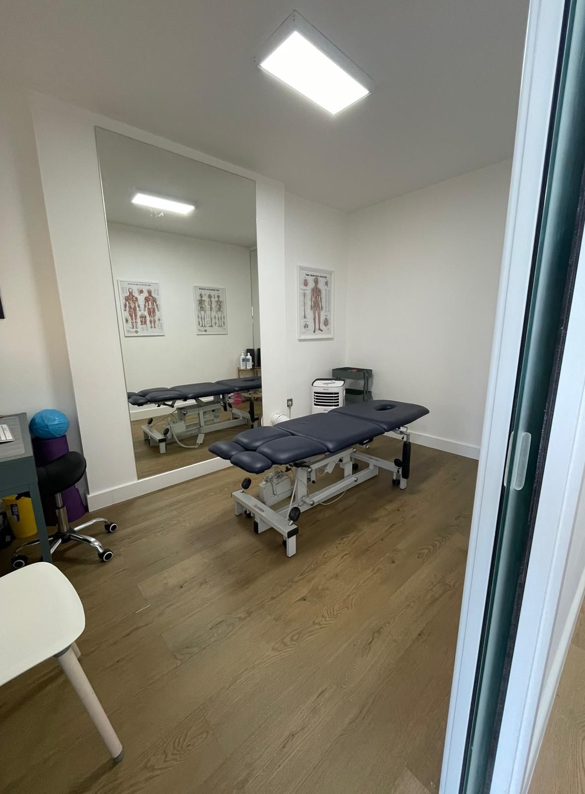Clinical treatment room - in London, England United Kingdom- listed on ...