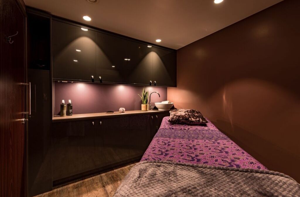 Beauty room to rent - in Leeds, England United Kingdom- listed on UK ...