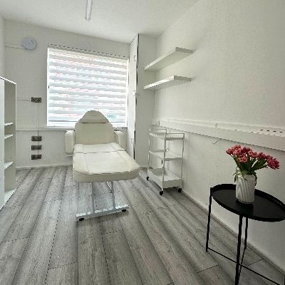 Beauty Room to Rent in London E14 | UK Therapy Rooms