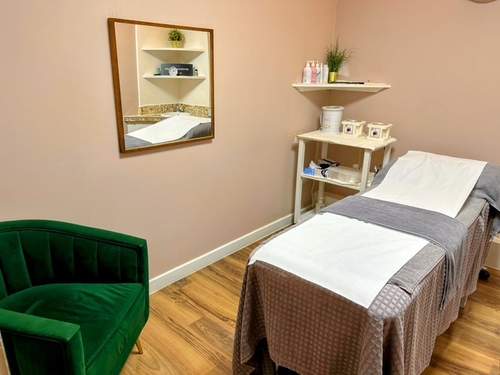 Beauty Room to Rent in London W5 | UK Therapy Rooms