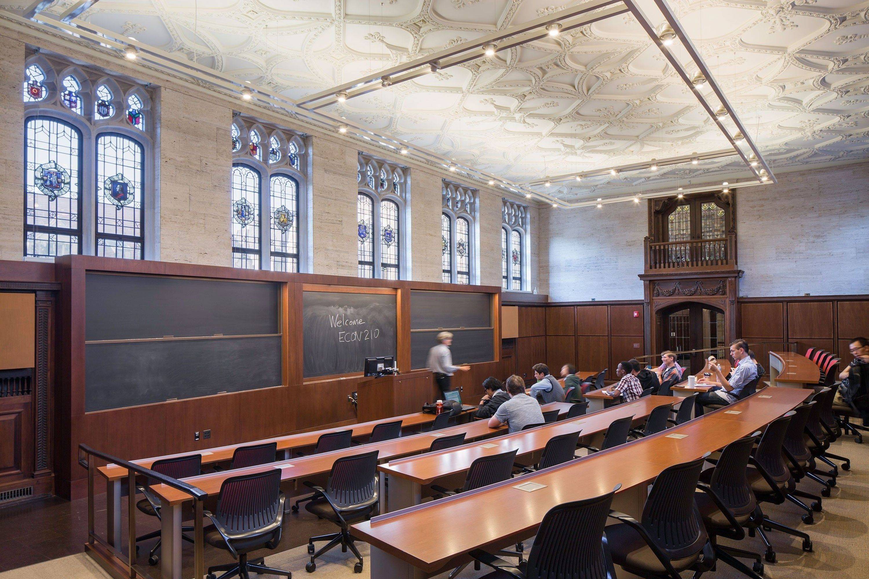 University of Chicago: Admissions, Ranking, Acceptance Rate, Courses & Fees