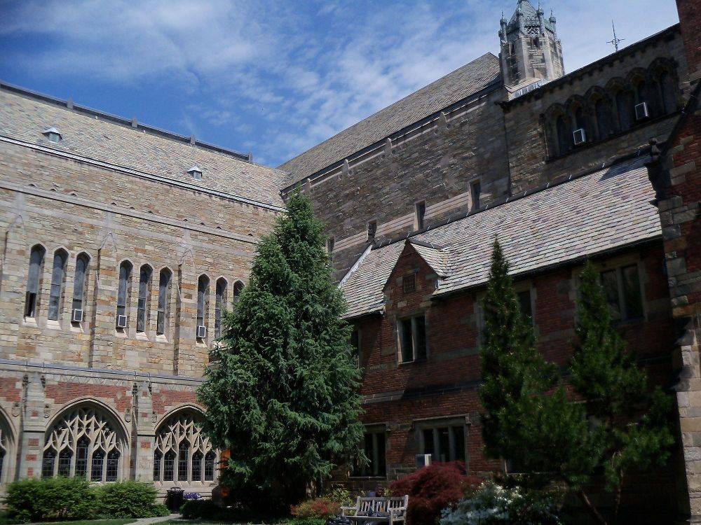 Yale University 2025: Rankings, Programs & Key Facts