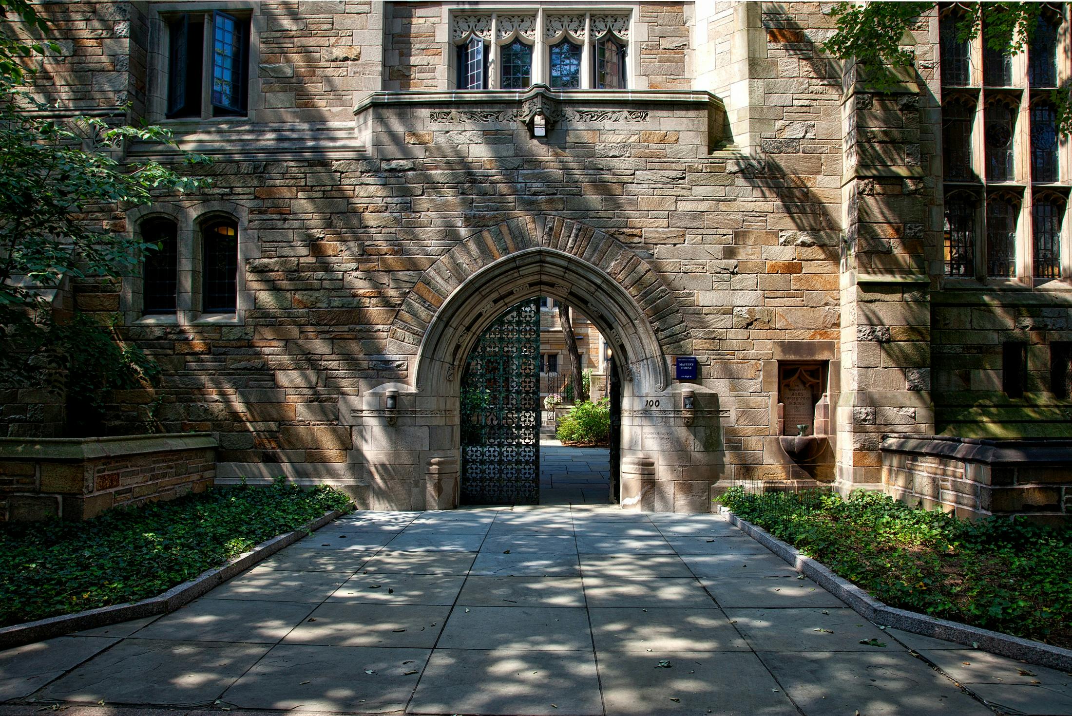 Yale University : Admission, Ranking, Acceptance Rate, Courses & Fees