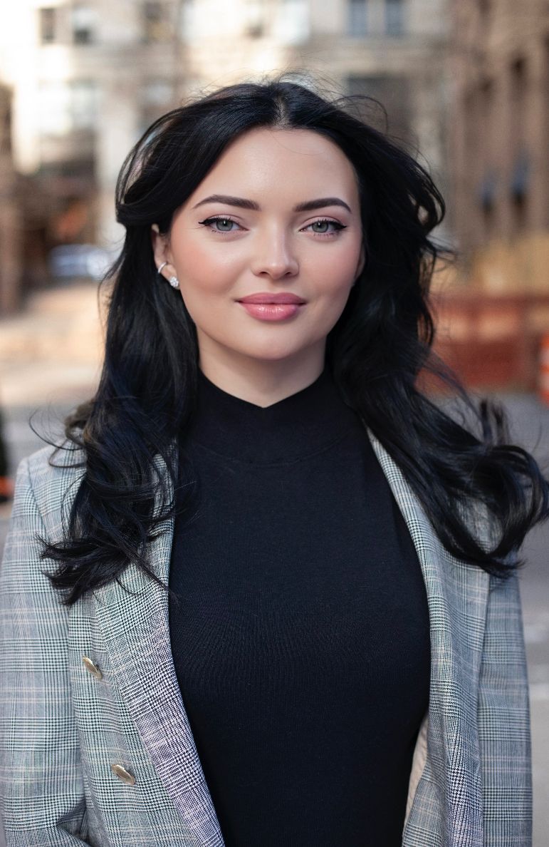 Alena Halushkina - Agents - Platinum Properties