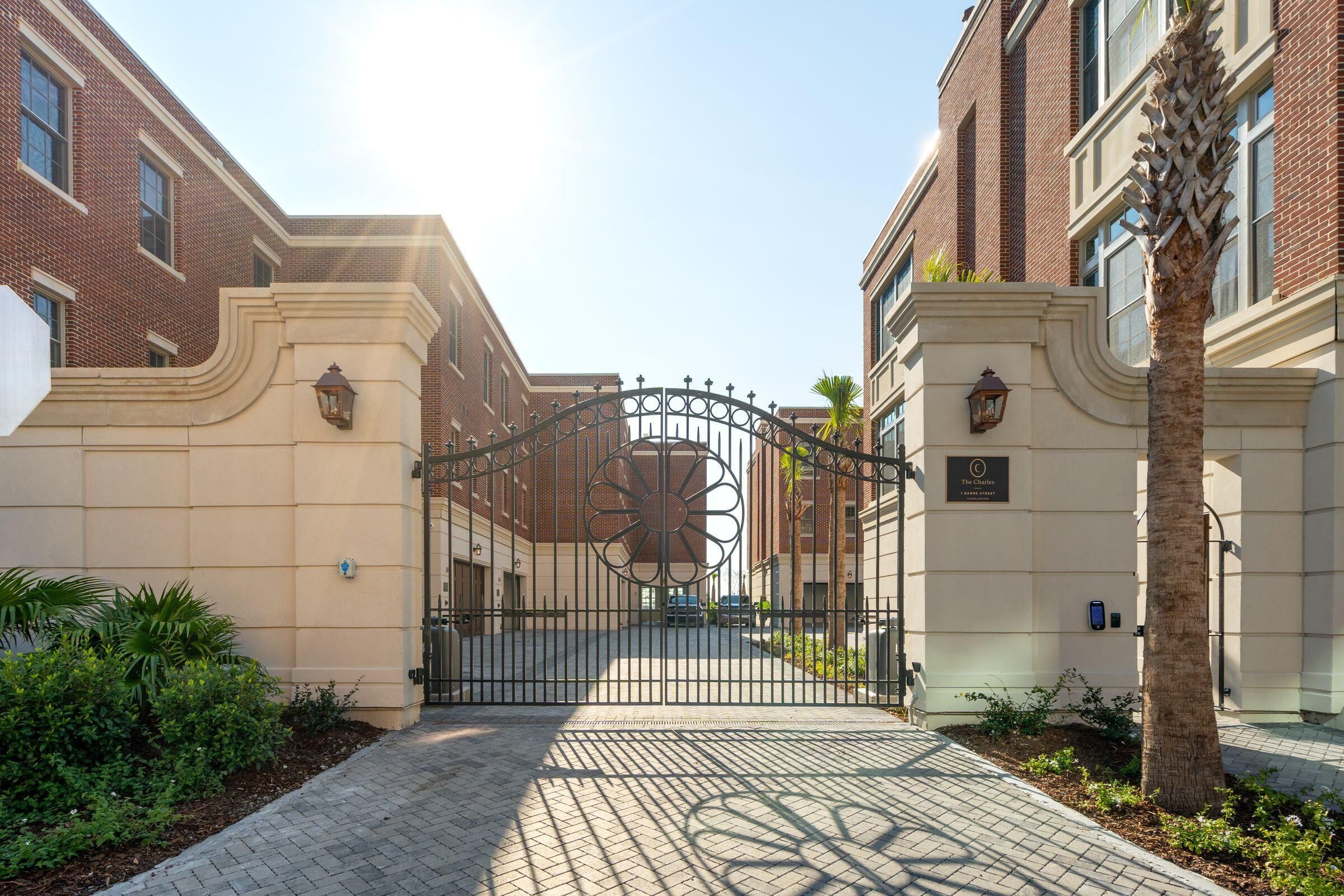 372 Broad Street Charleston, SC 29401 - MLS #26004372 - EmpowerHome Team