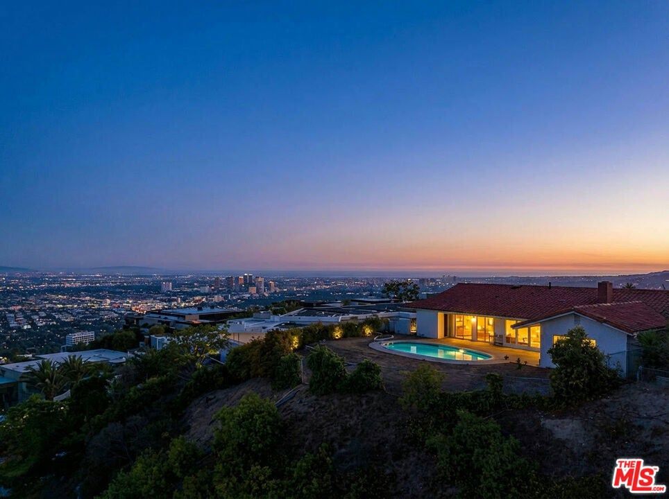 9323 Nightingale Drive Los Angeles, CA 90069 - MLS #25606941 - Luxury ...
