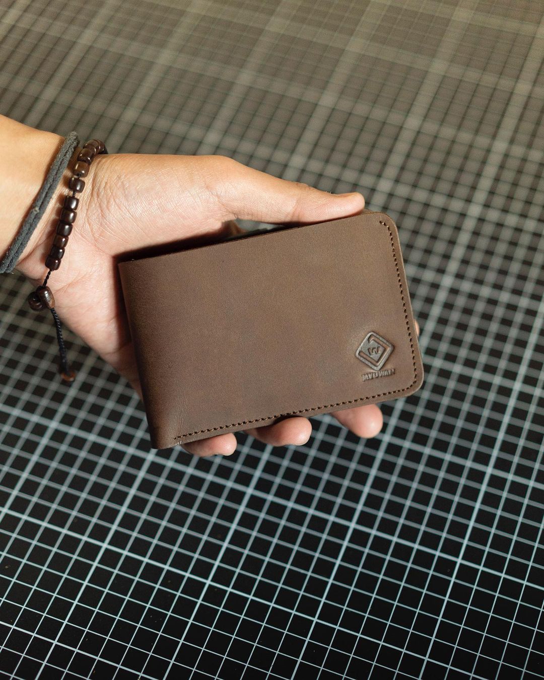 Cara Sederhana Mewarat Dompet Kulit Pria - Vlari