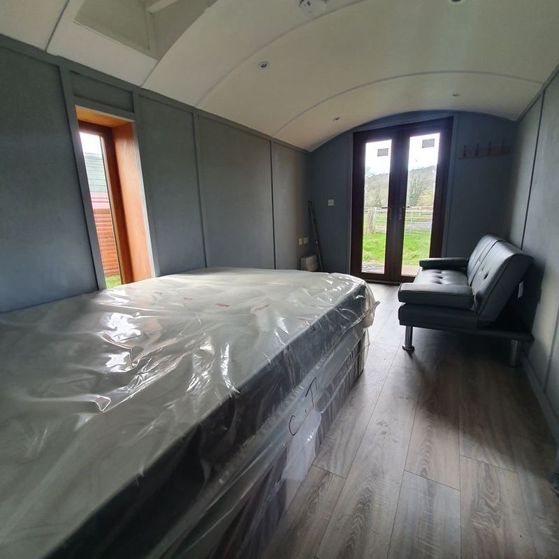 Photoshoot props and styling: Glamping pod - 4-birth - Home Staging and ...