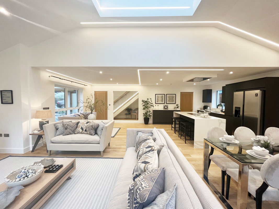 Castle Drive - Home Staging and Real Estate Property By The House ...