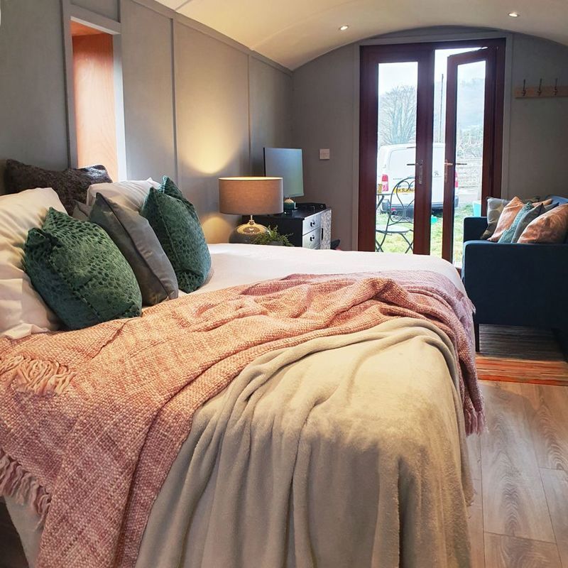 Photoshoot props and styling: Glamping pod - 4-birth - Home Staging and ...