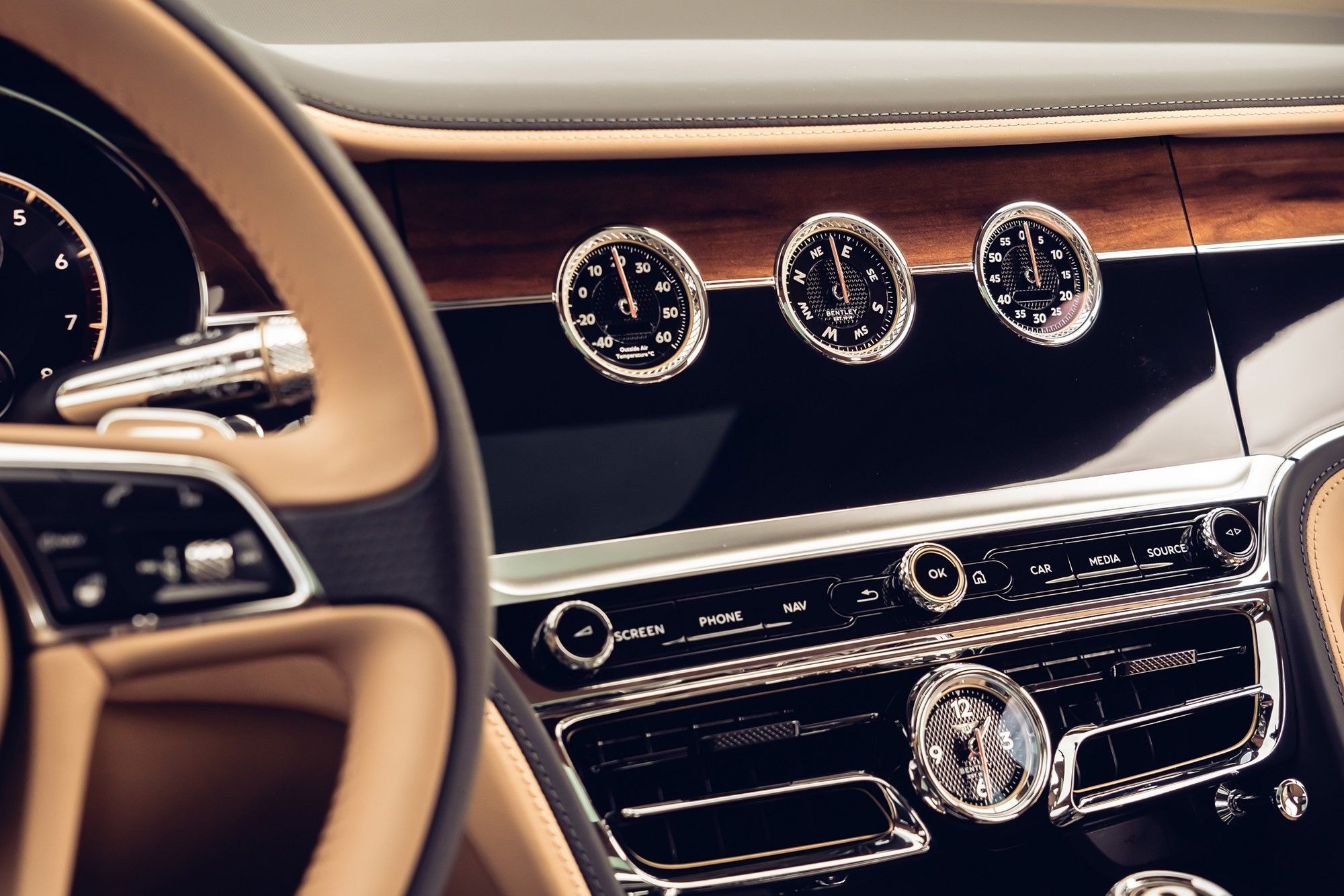 Bentley reveals tech behind unique rotating display