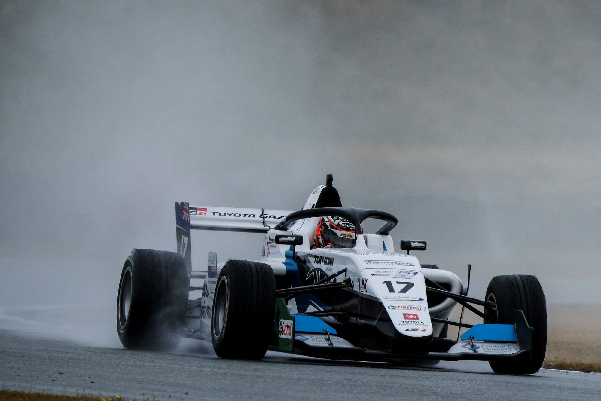 Callum Hedge takes convincing win to stay in hunt for Toyota Formula ...
