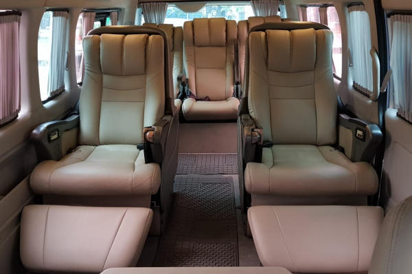 VIP-RENTAL-CAR-TOURISM-BUS-TOYOTA-HIACE-COMMUTER-JAVA