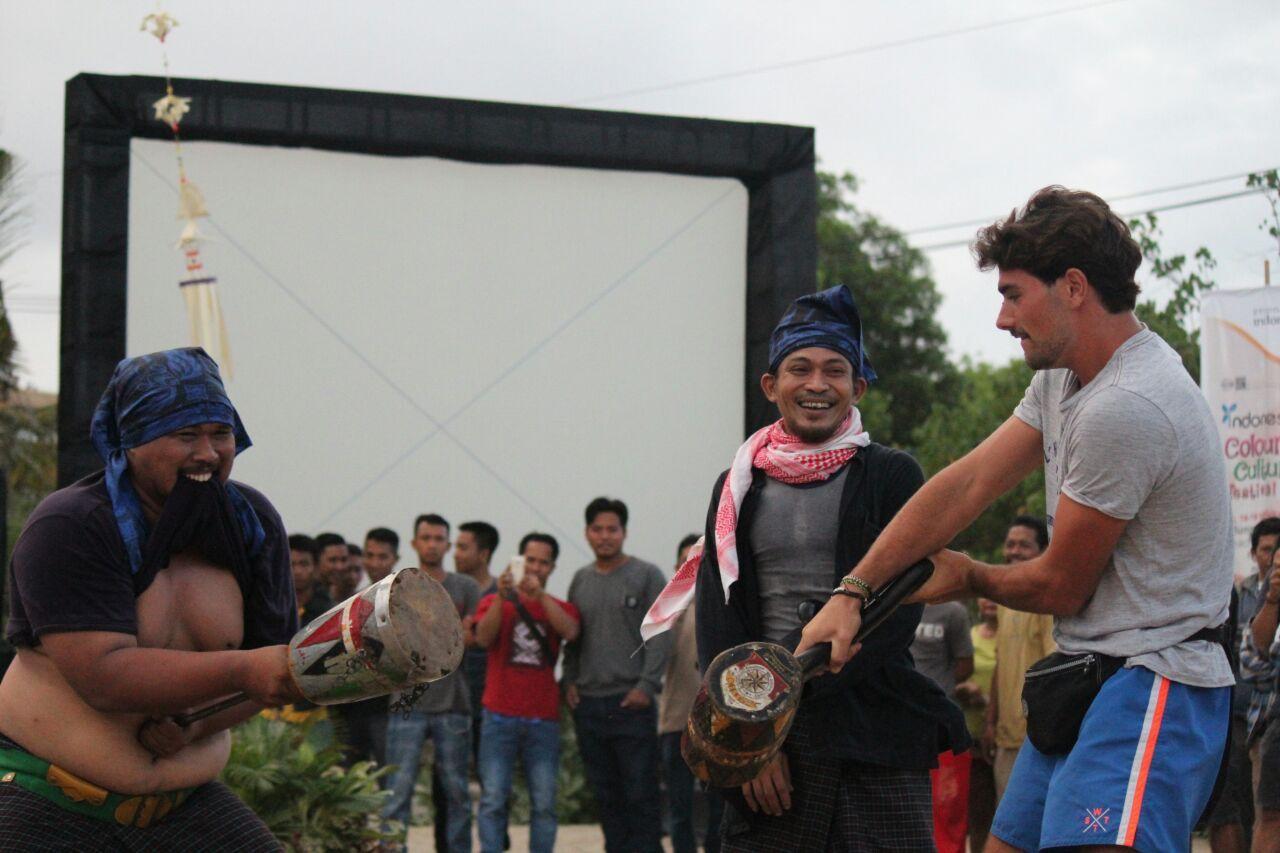 Banten’s Debus Marvels: From Firewalkers to Steel Benders, Prepare to ...
