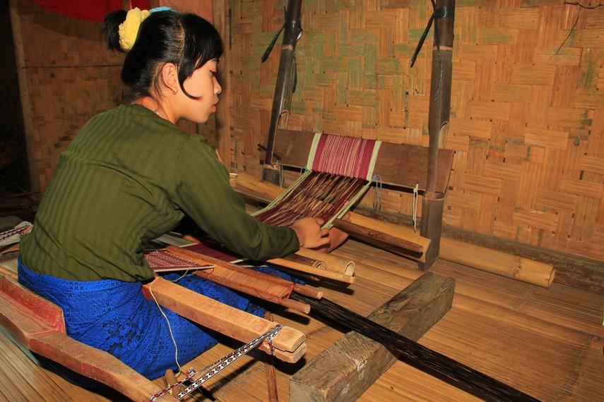 Woven Elegance: Discovering Suku Baduy's Traditional Textiles Amidst ...