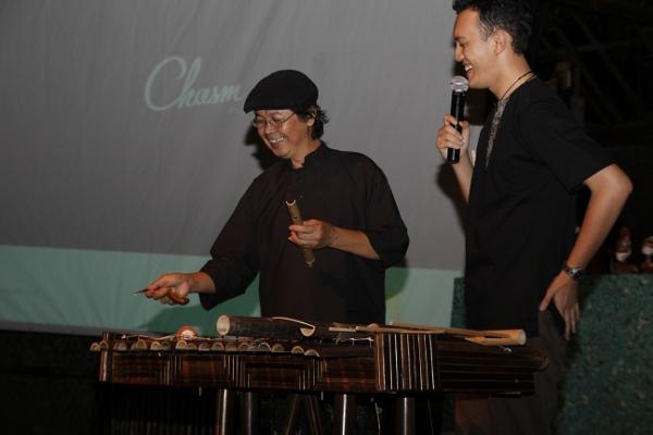 Harmony in Bamboo: Exploring the Enchanting Angklung at Saung Udjo, Bandung