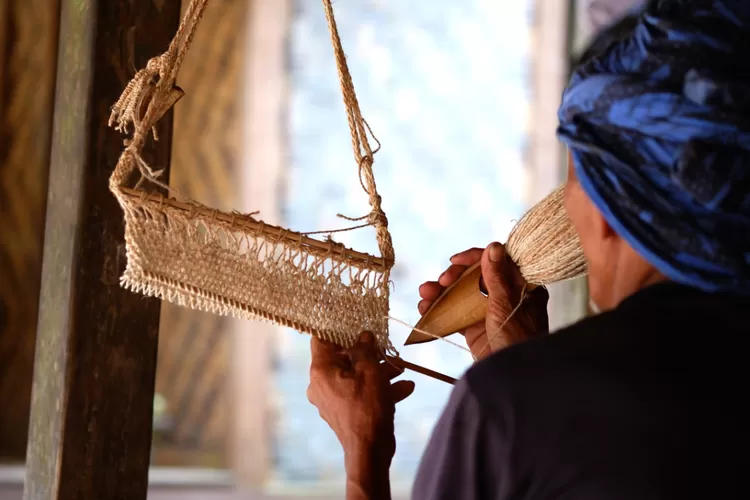 Threads of Tradition: The Artistry Behind Baduy Tribe's Koja Bags