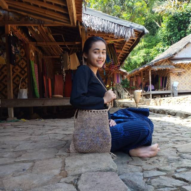 Threads of Tradition: The Artistry Behind Baduy Tribe's Koja Bags