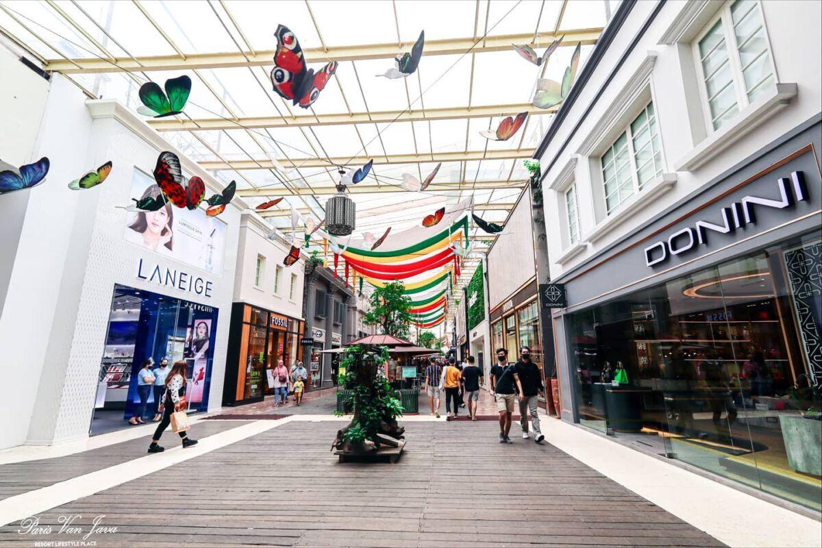 Retail Revelry, Diving into Bandung's Unique Shopping Culture