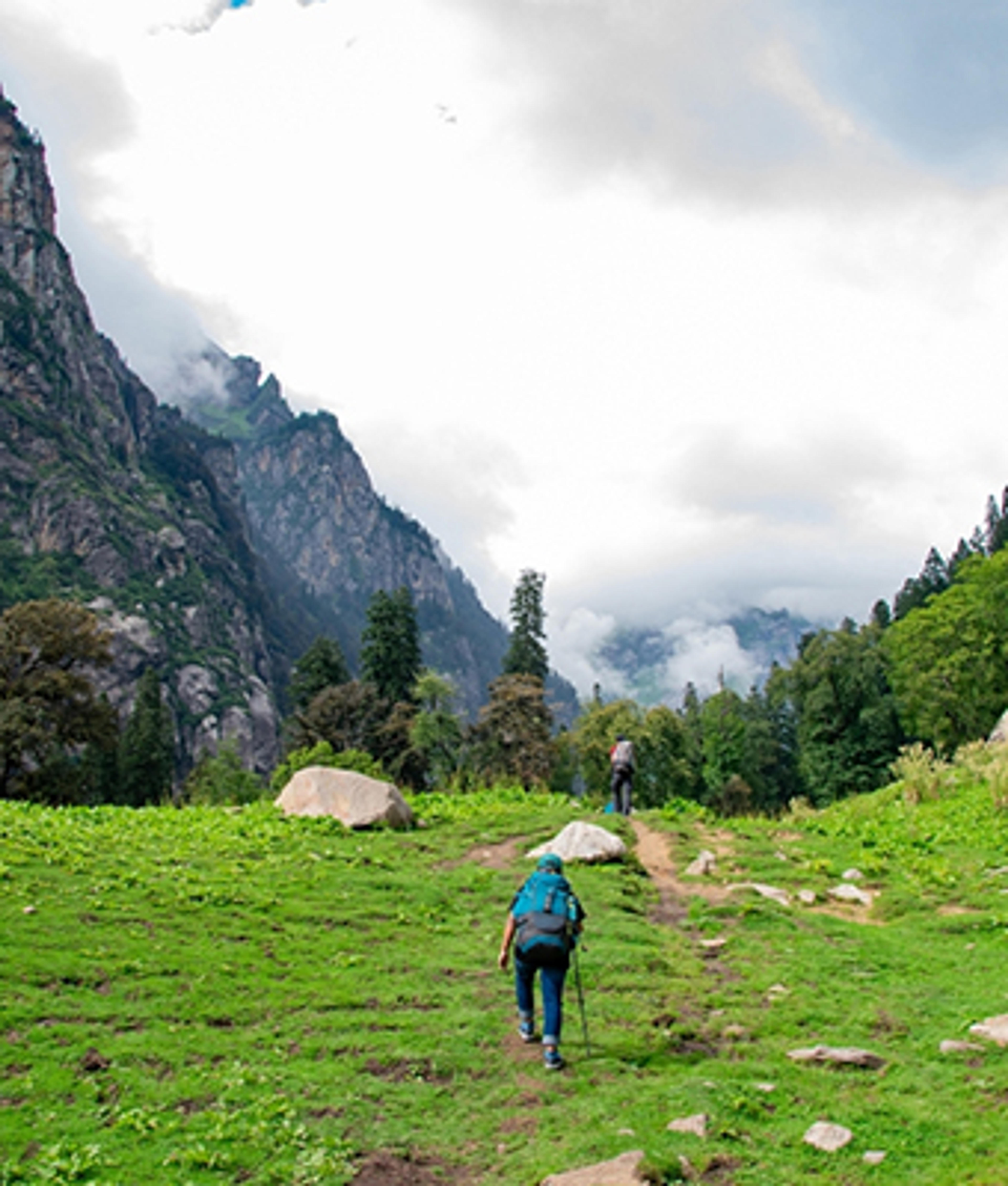 Hampta Pass Trek 2025 – Itinerary, Cost & Trekking Tips