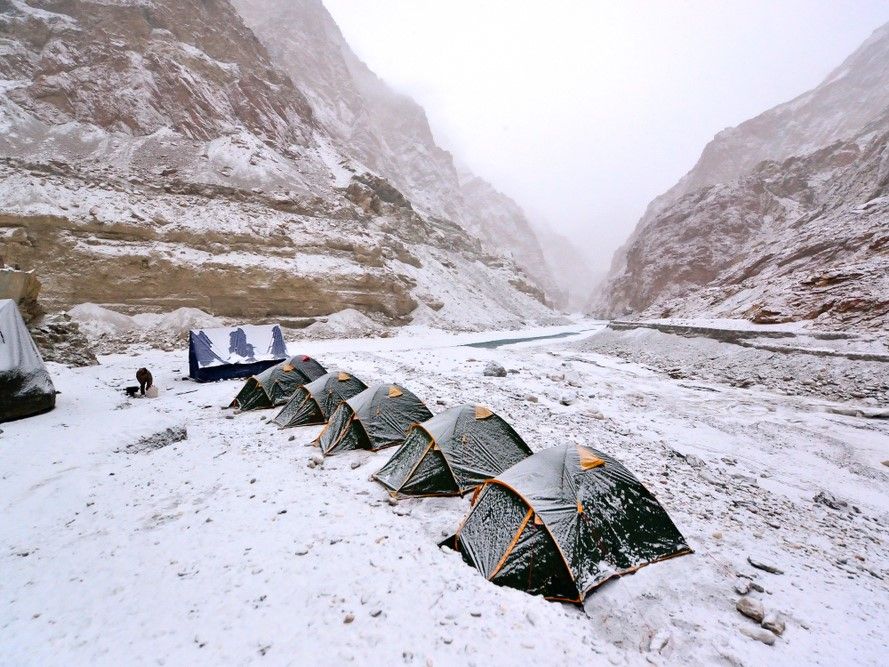 The Frozen Path A Visual Journey Through the Chadar Trek