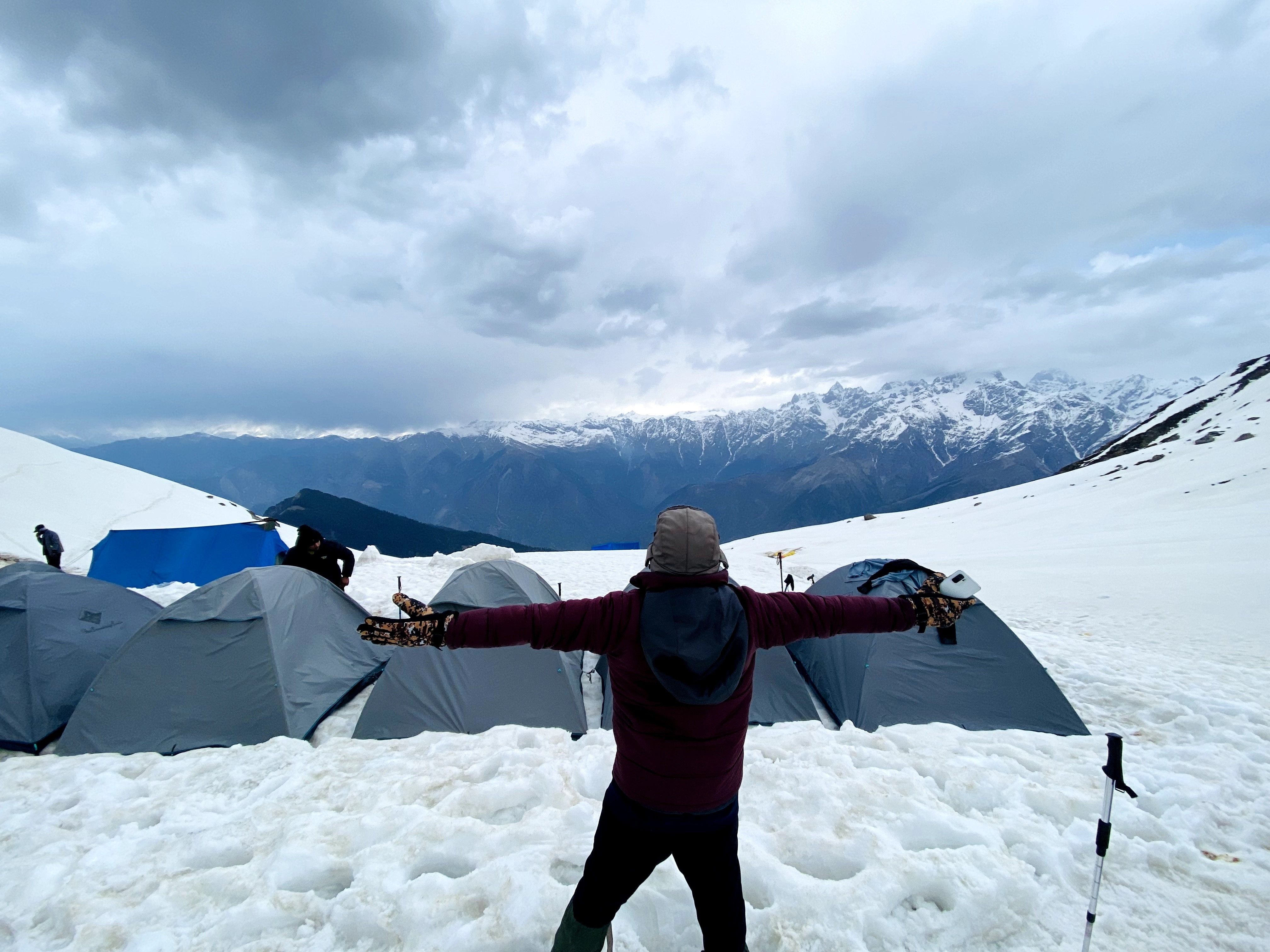 A Comprehensive Guide to Sar Pass Trek: Choosing the Right Trekking Gear