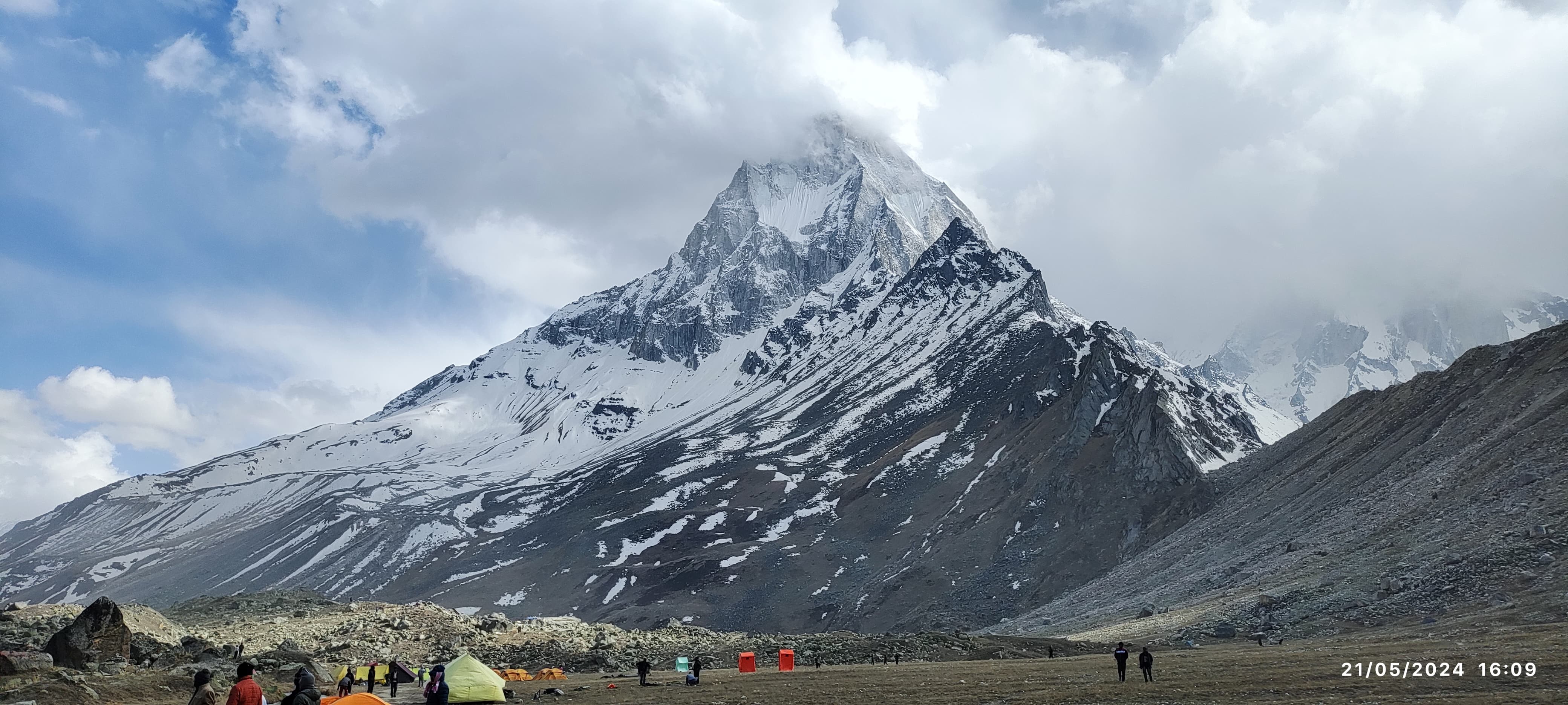 Gaumukh Tapovan Trek: Beneath the Starry Sky - A Tale of Campfire Nights