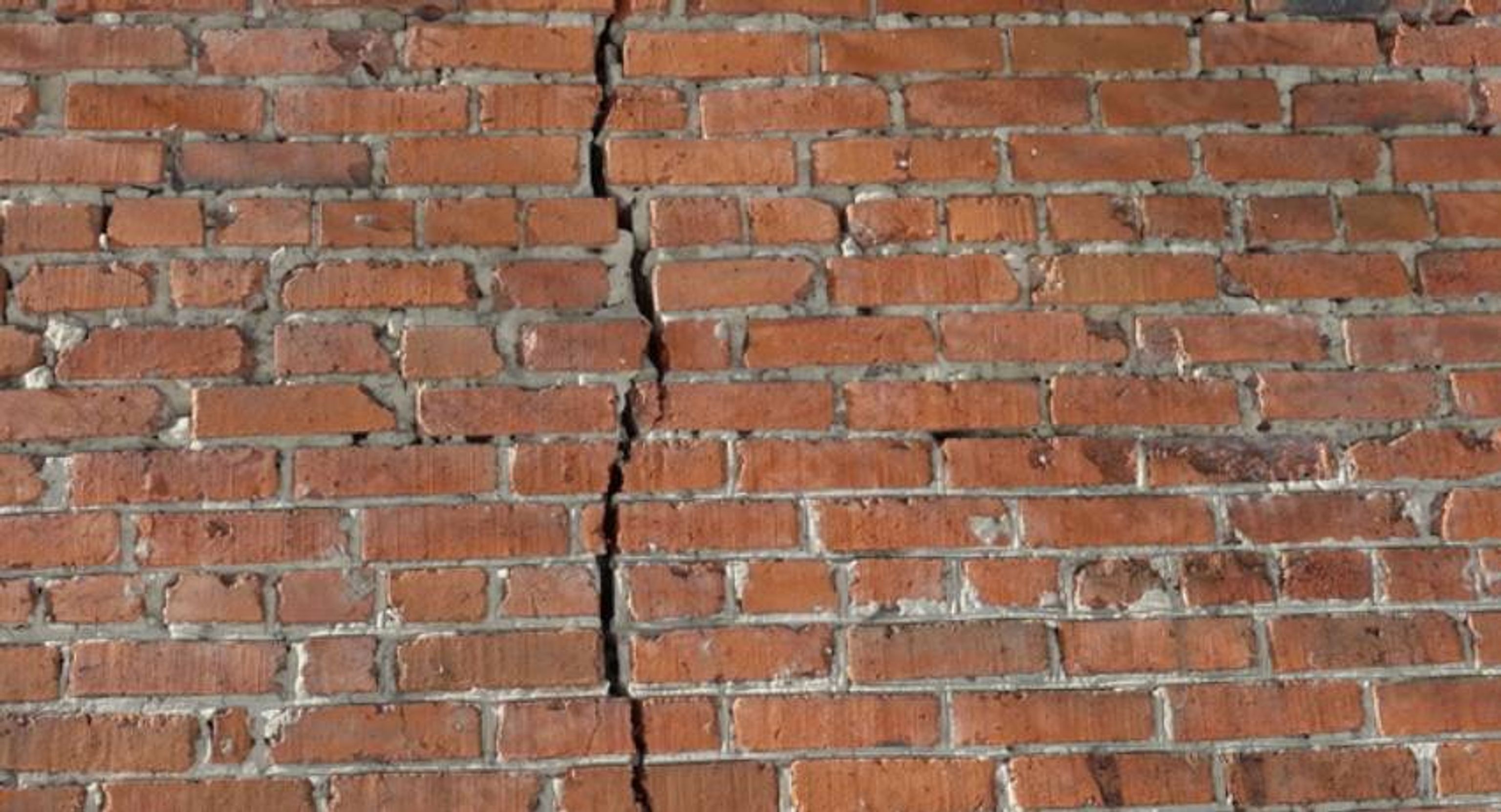 Scheuren in de Muur Repareren: Zo Doe Je Dat | GevelPRO