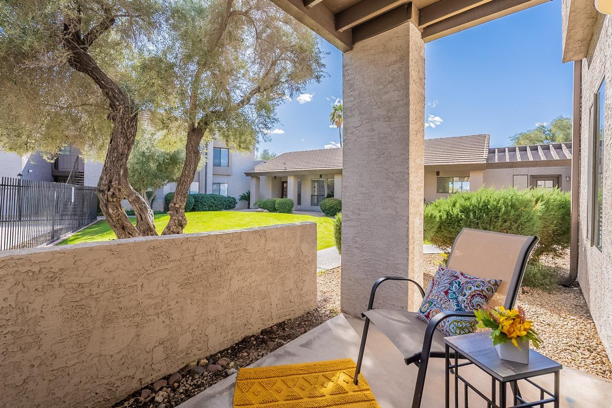 Montana on Butler | Phoenix, AZ 85021