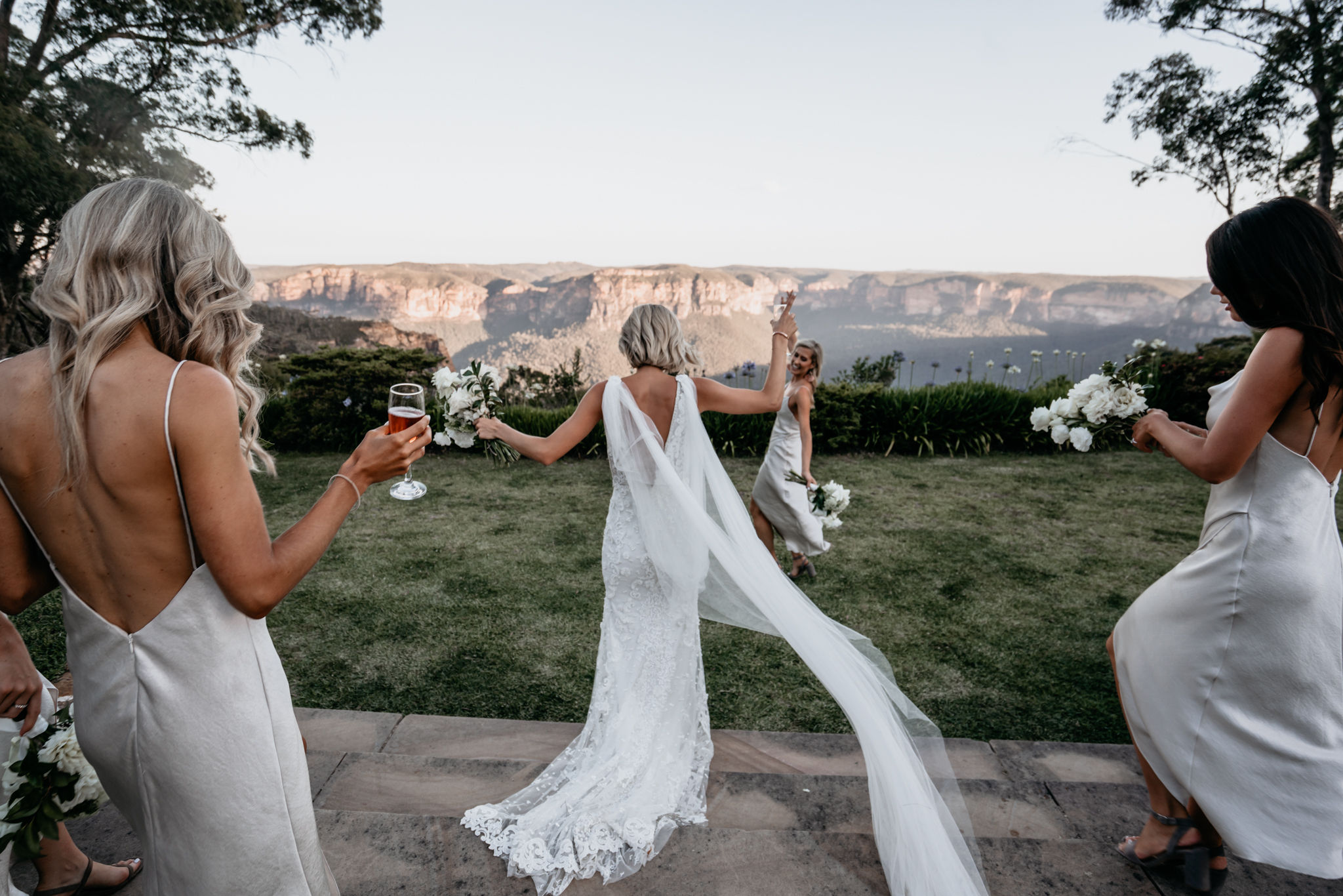 REAL WEDDING: Julia + Ben – Allview Escape