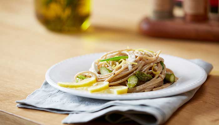 Whole Wheat Spaghetti With Asparagus Cream Sauce - Goody Kitchen ...