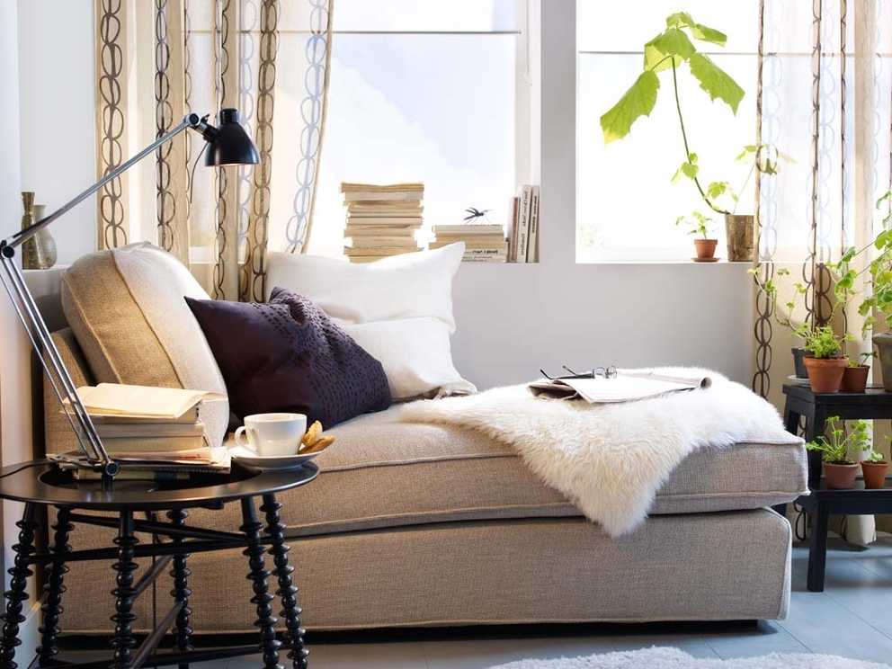 15 The Best Chaise Lounge Chairs for Small Spaces