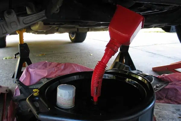 How Long Does It Take To Change Oil - wowOwow