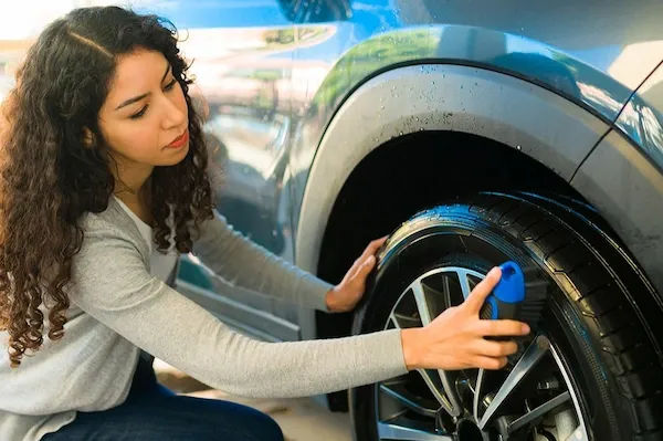 How To Get Skunk Smell Off Car Tires? - wowOwow