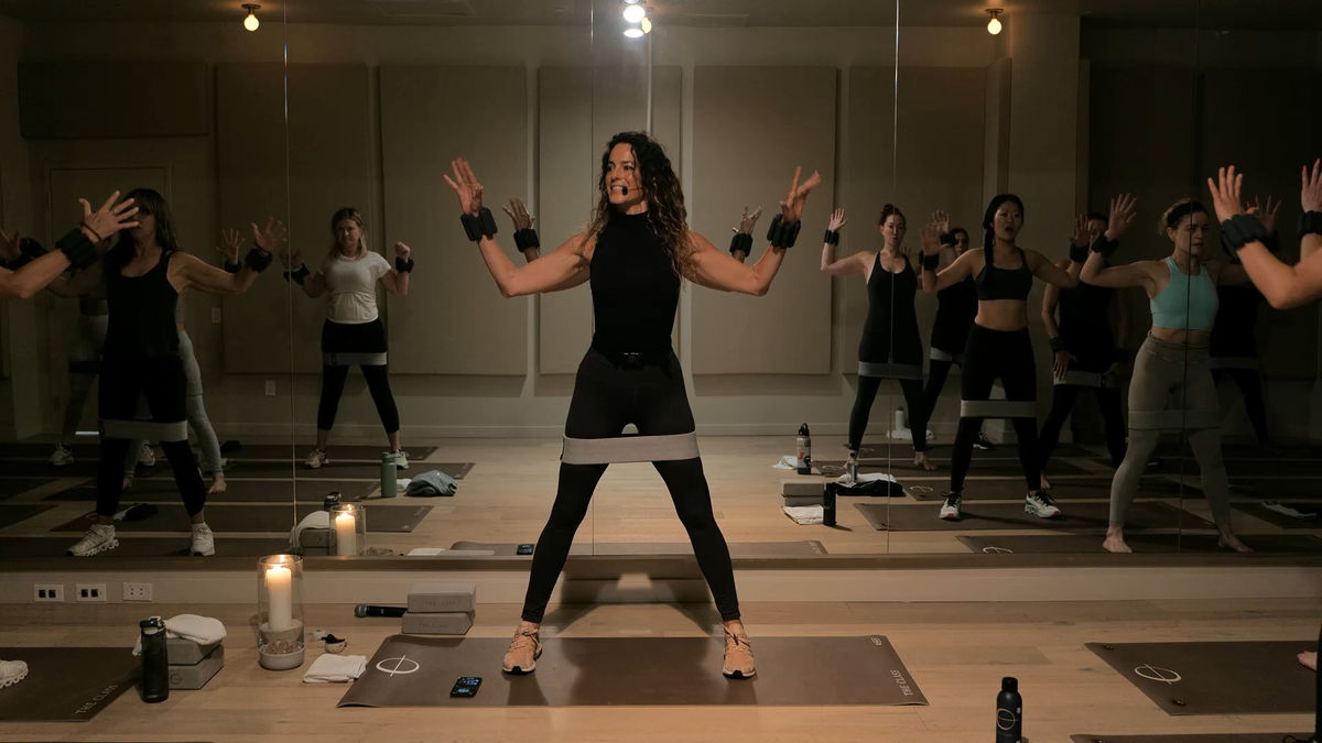 Sculpt (Weights + Bands): Full Body with Jaycee - The Class Digital Studio