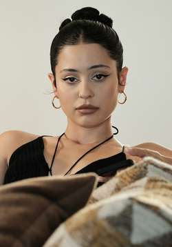 Chat, roleplay, and learn more about Maddy on Spellbound