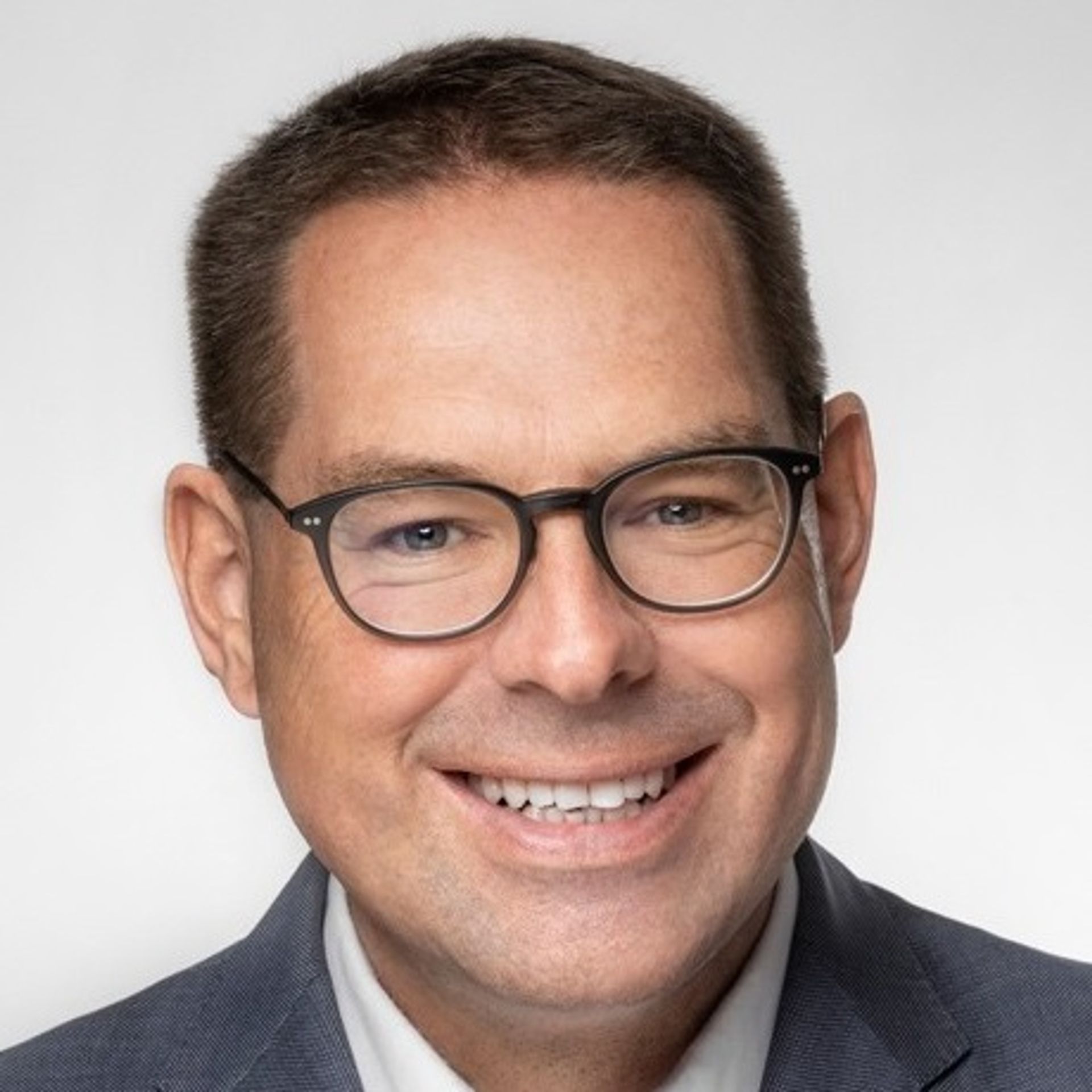 Meet Professor Chengguang Li | TUM School of Management | TUM School of Management