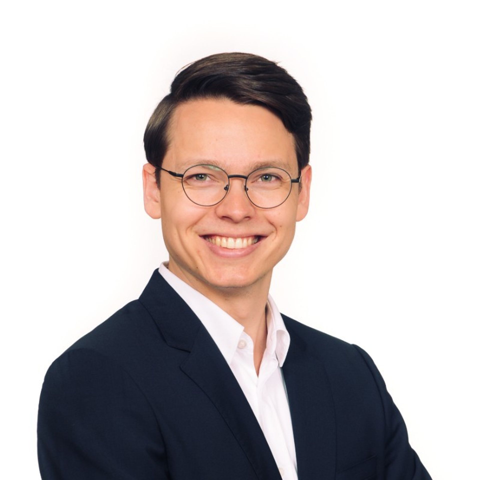 Meet Professor Chengguang Li | TUM School of Management | TUM School of Management