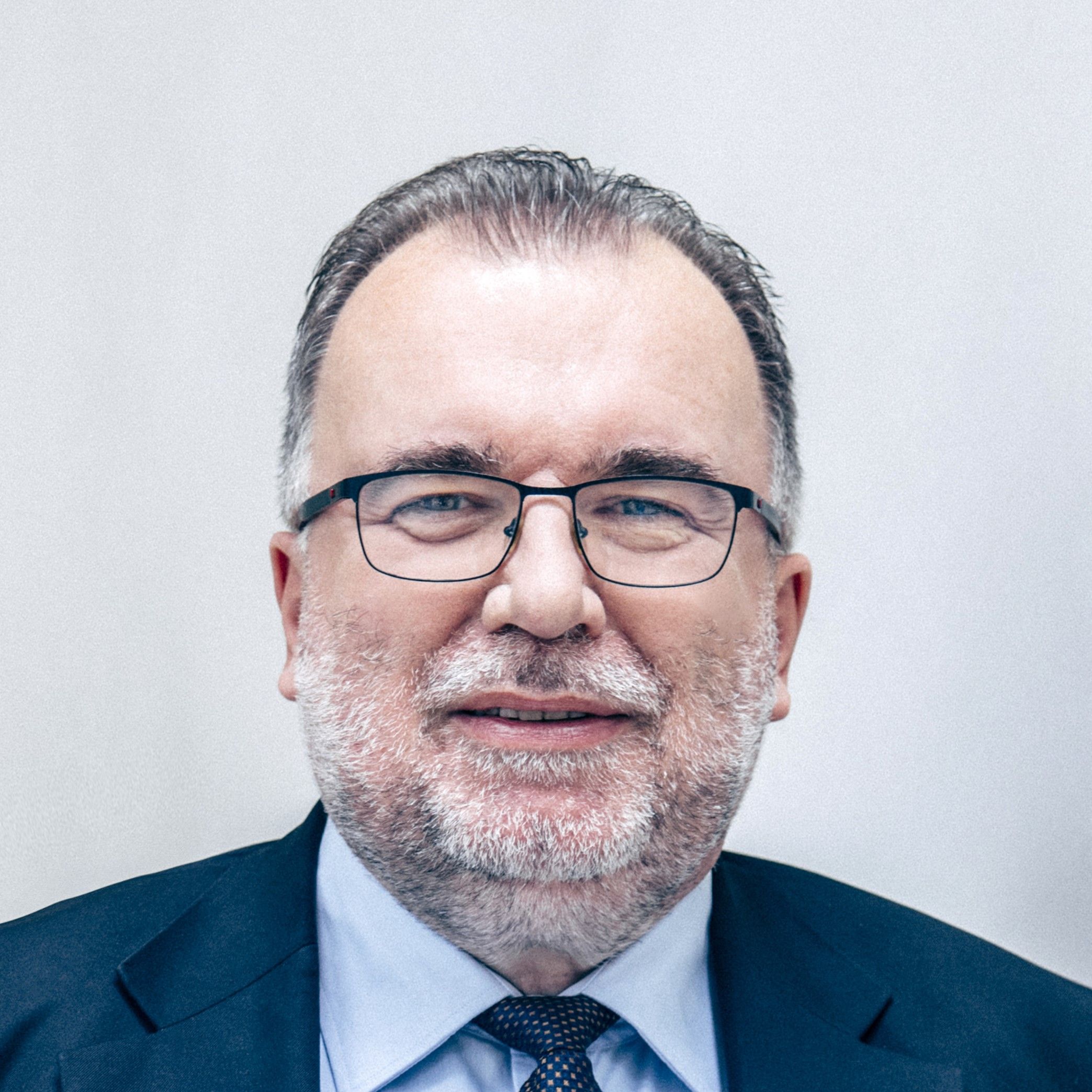 Meet Professor Chengguang Li | TUM School of Management | TUM School of Management