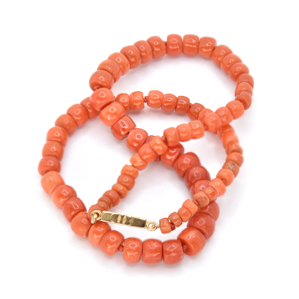 Collana di Corallo con chiusura in Oro giallo 18 kt - Compro oro e ...