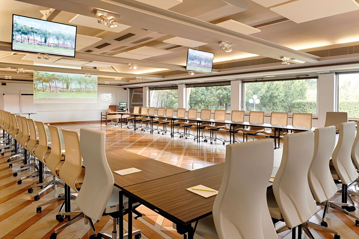 Villa workspace with Italian flair | meetreet