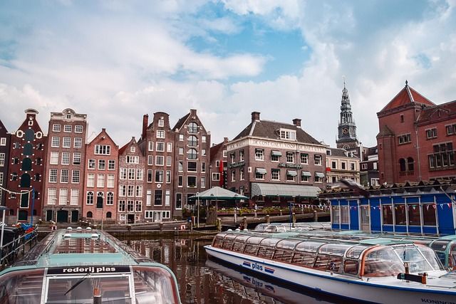 Cardiff Travel Guide 2026 | Hotels & Attractions | BackpackLondon