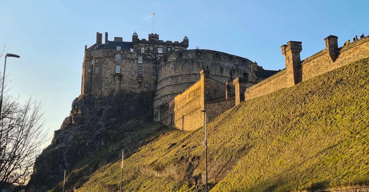 Edinburgh Travel Guide 2026 | Hotels & Attractions | BackpackLondon
