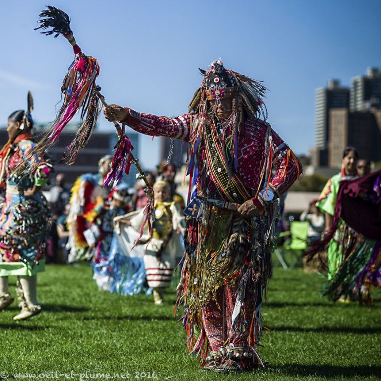 USA - Pow wow - Coups d'oeil et coups de plume