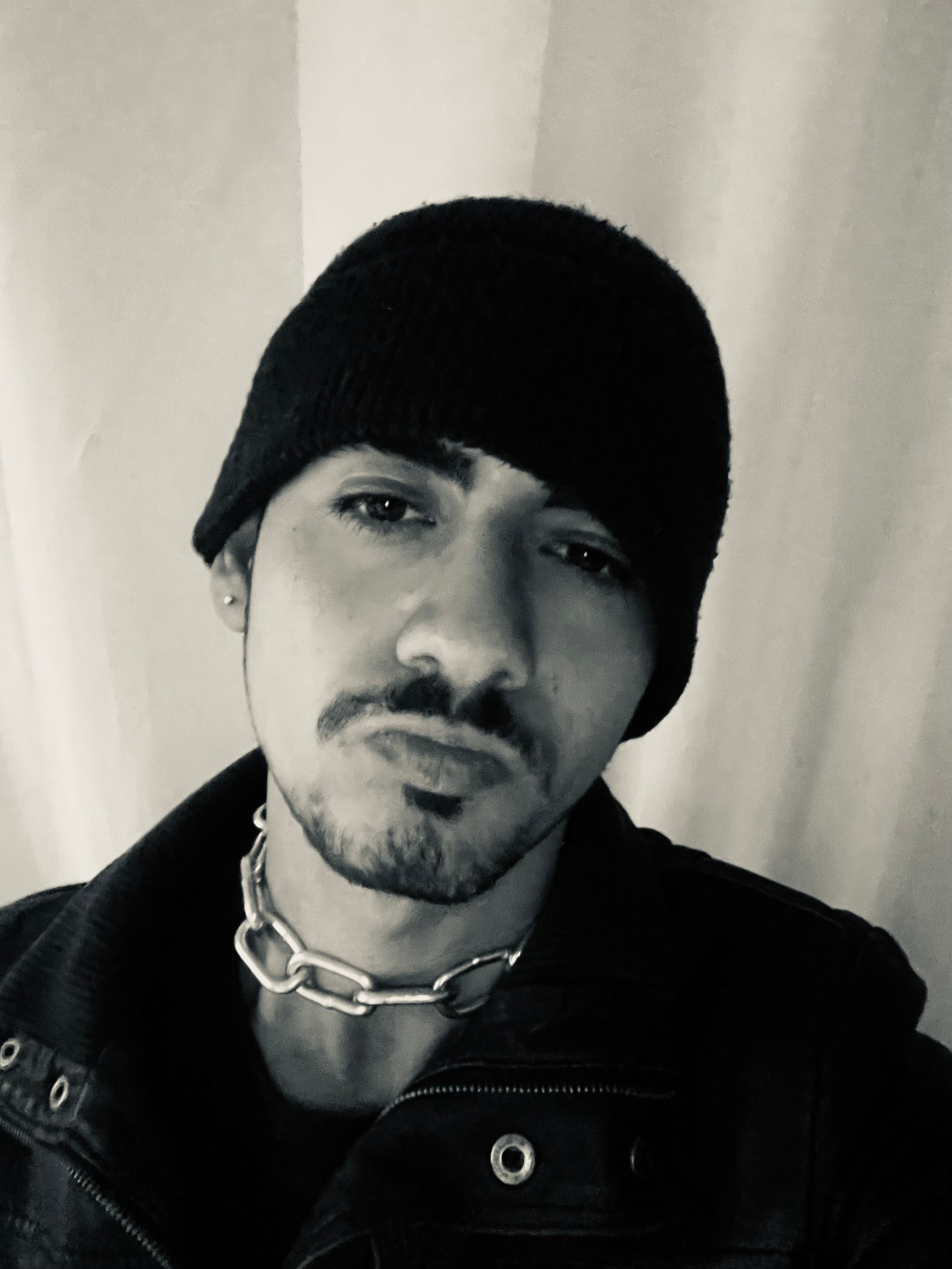 apollo namour – Breaking Tunes