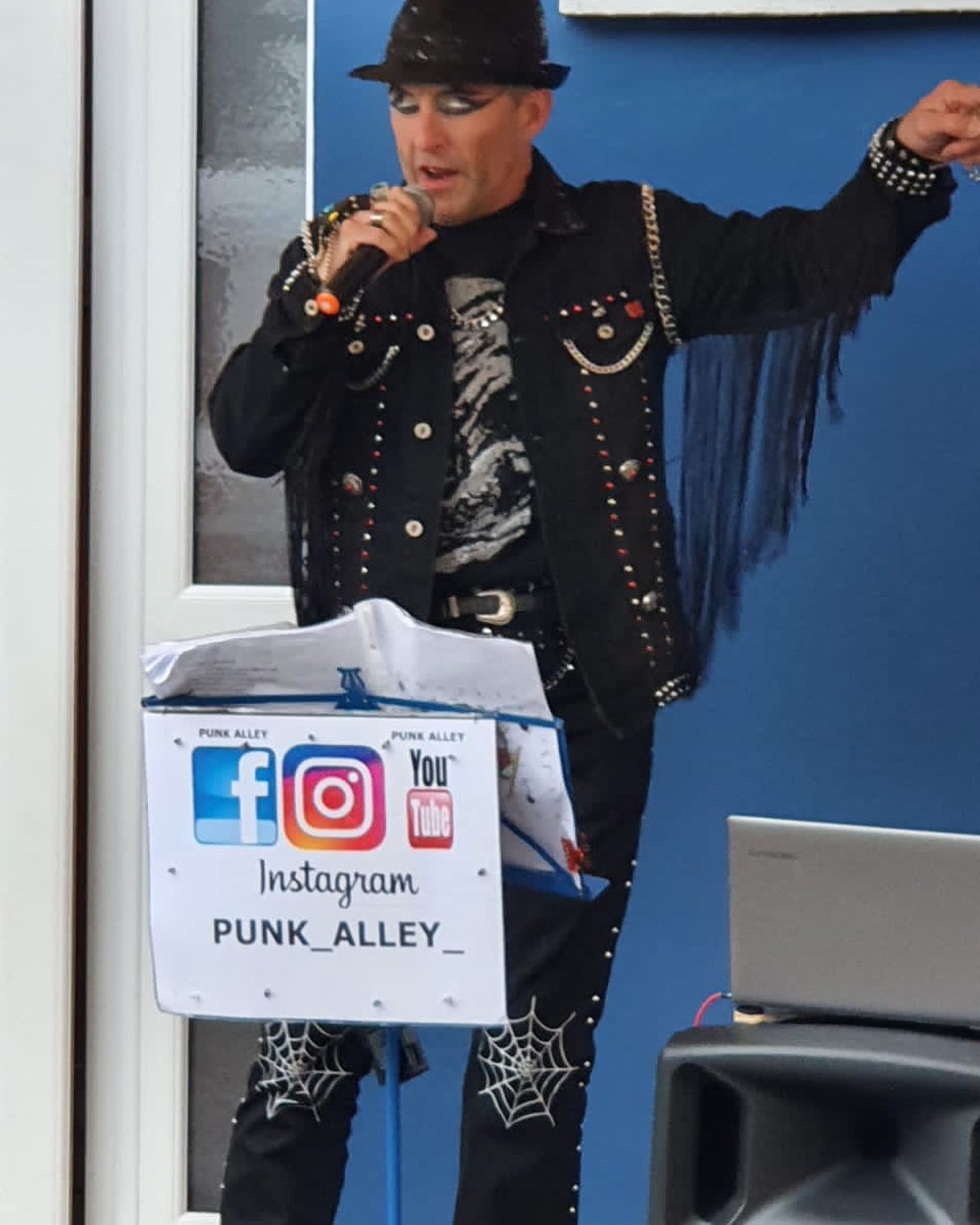 Punk Alley – Breaking Tunes