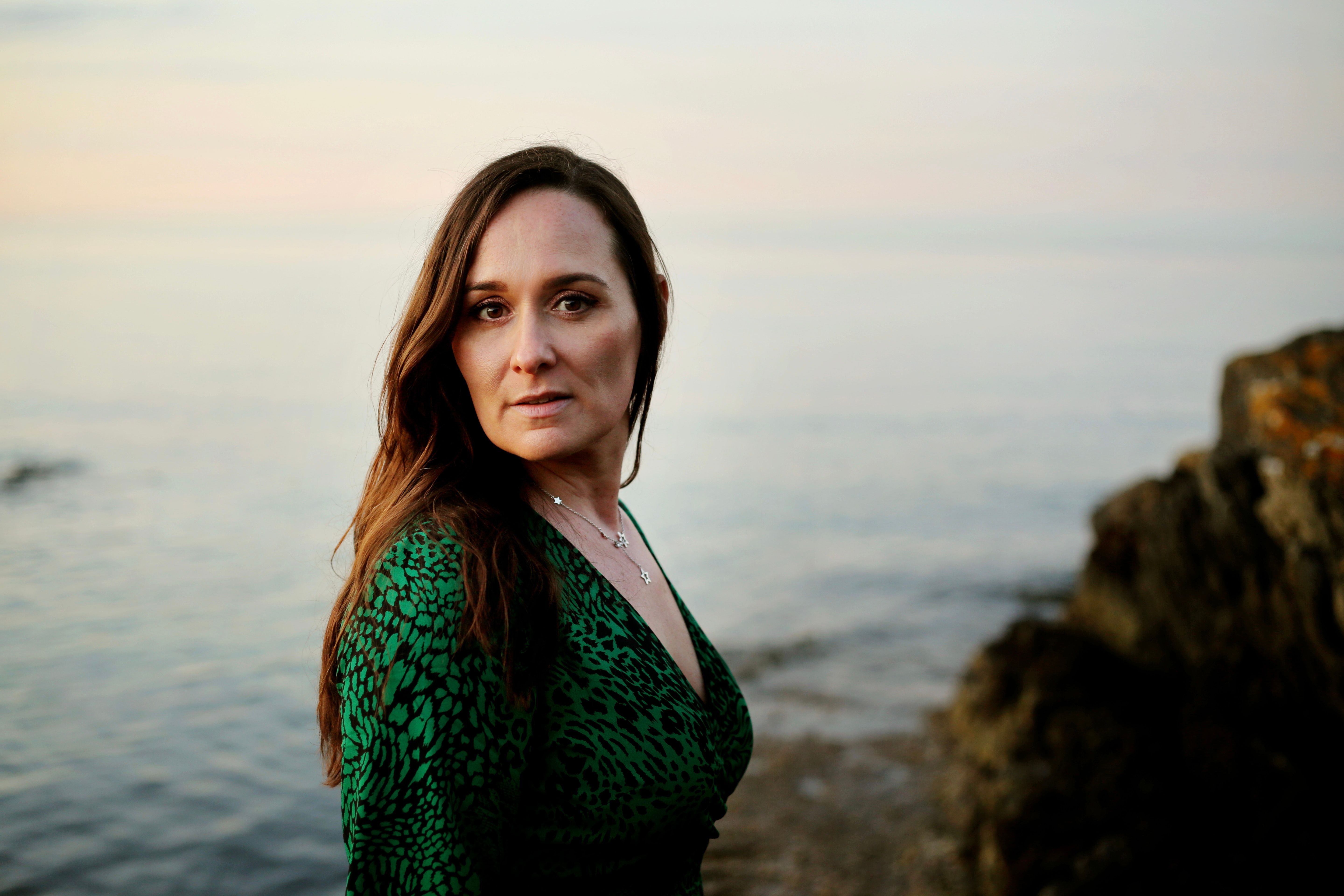 Tia Bow – Breaking Tunes