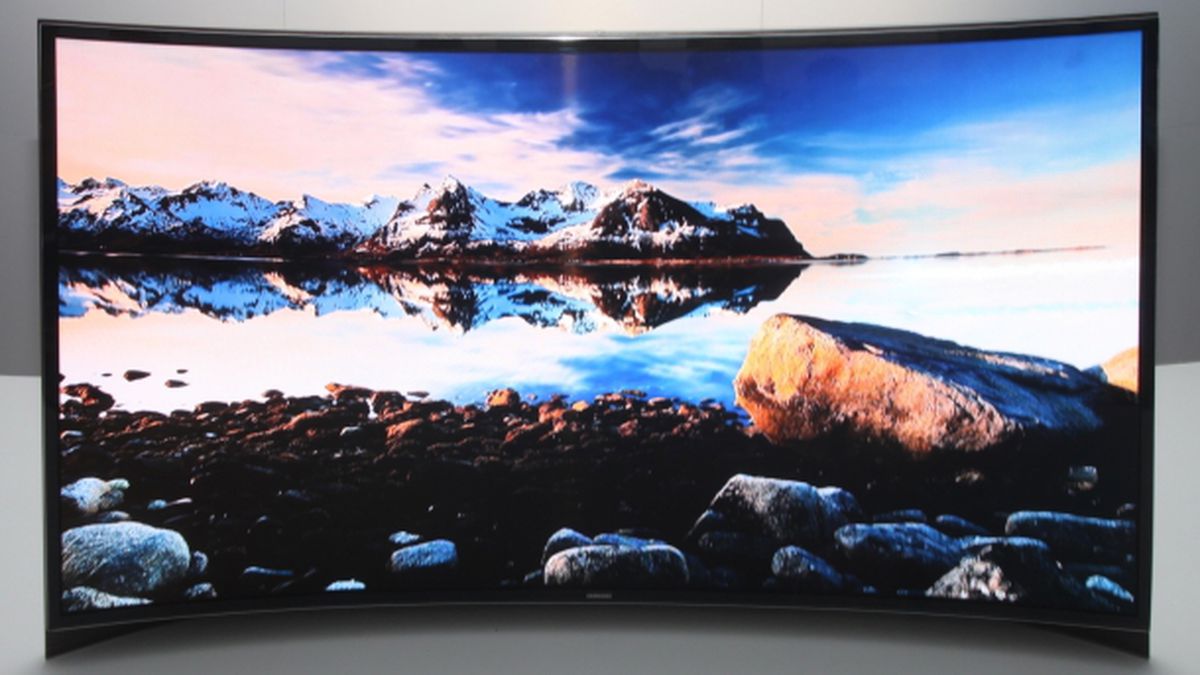 Curved TVs Pros and Cons: Things to Know