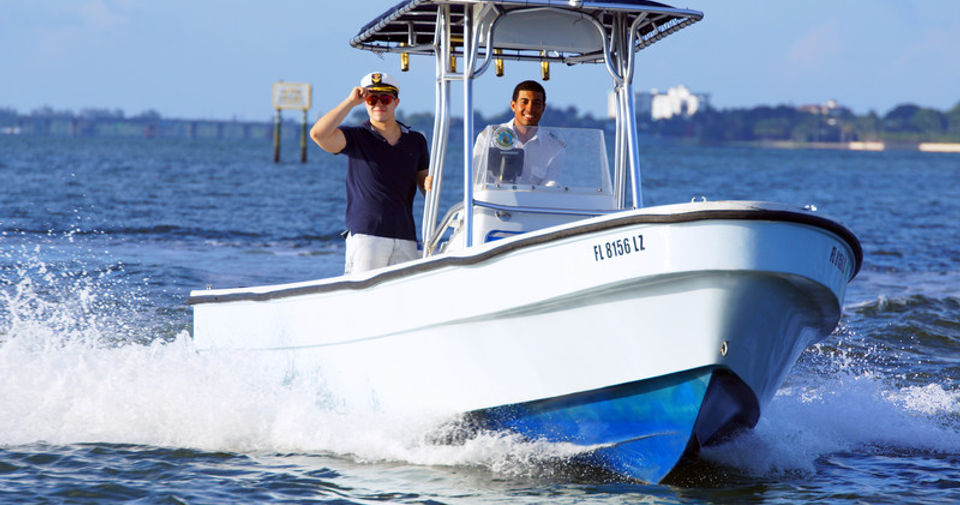 Speedboat Angler Paga 26 - United States (the) for hire | Borrow A Boat